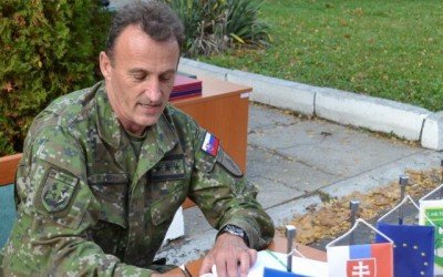 Zástupca veliteľa 1. mb plukovník Milan Cvik | MAGNET PRESS